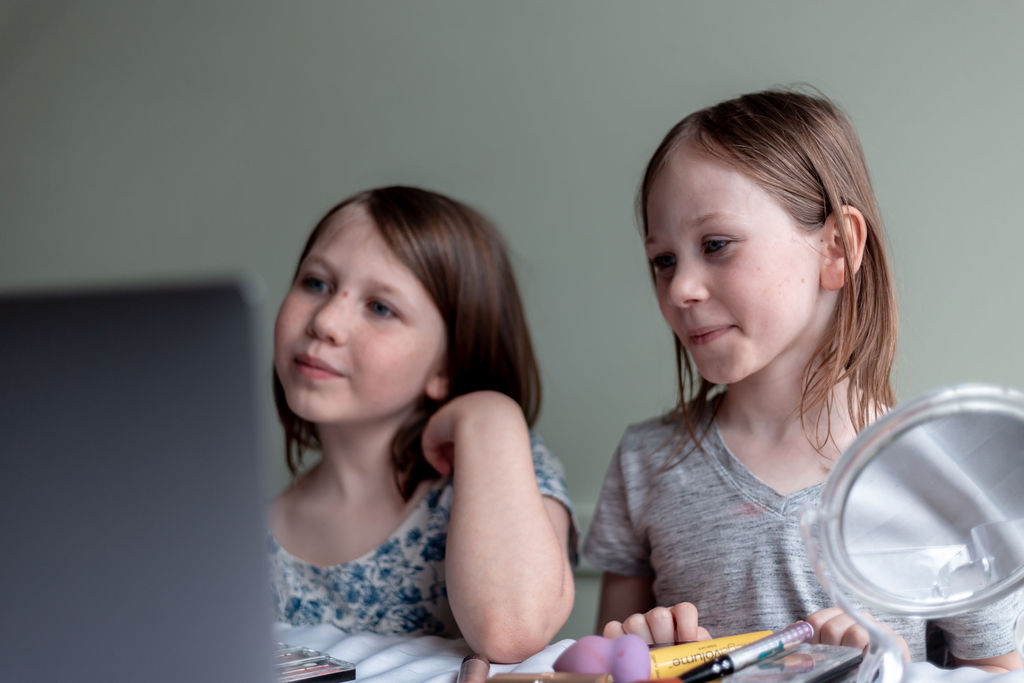 Kids Virtual Makeup Lessons - Faye Smith Agency